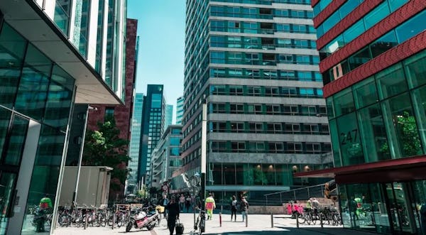 Personeelstekort kan rem worden op vraag naar kantoorruimte